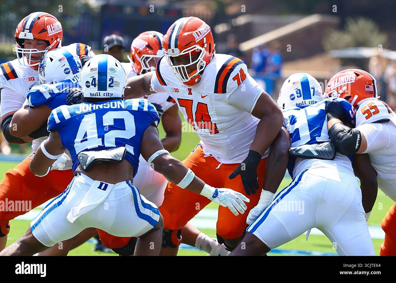 September 6,2025: Illinois offensive lineman J.C. Davis (74) blocks ...