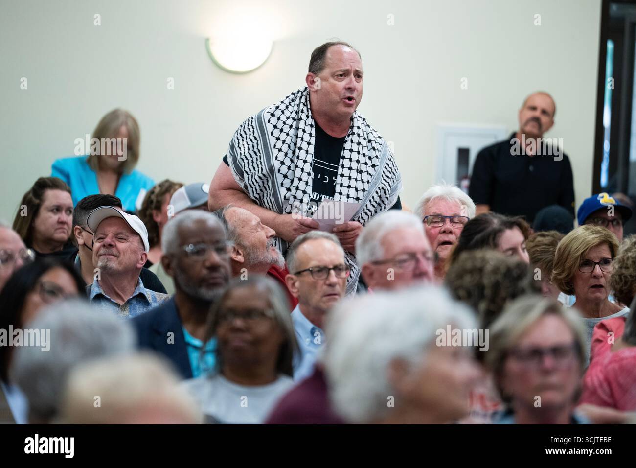 UNITED STATES - AUGUST 26: A supporter of Palestine interrupts a town ...