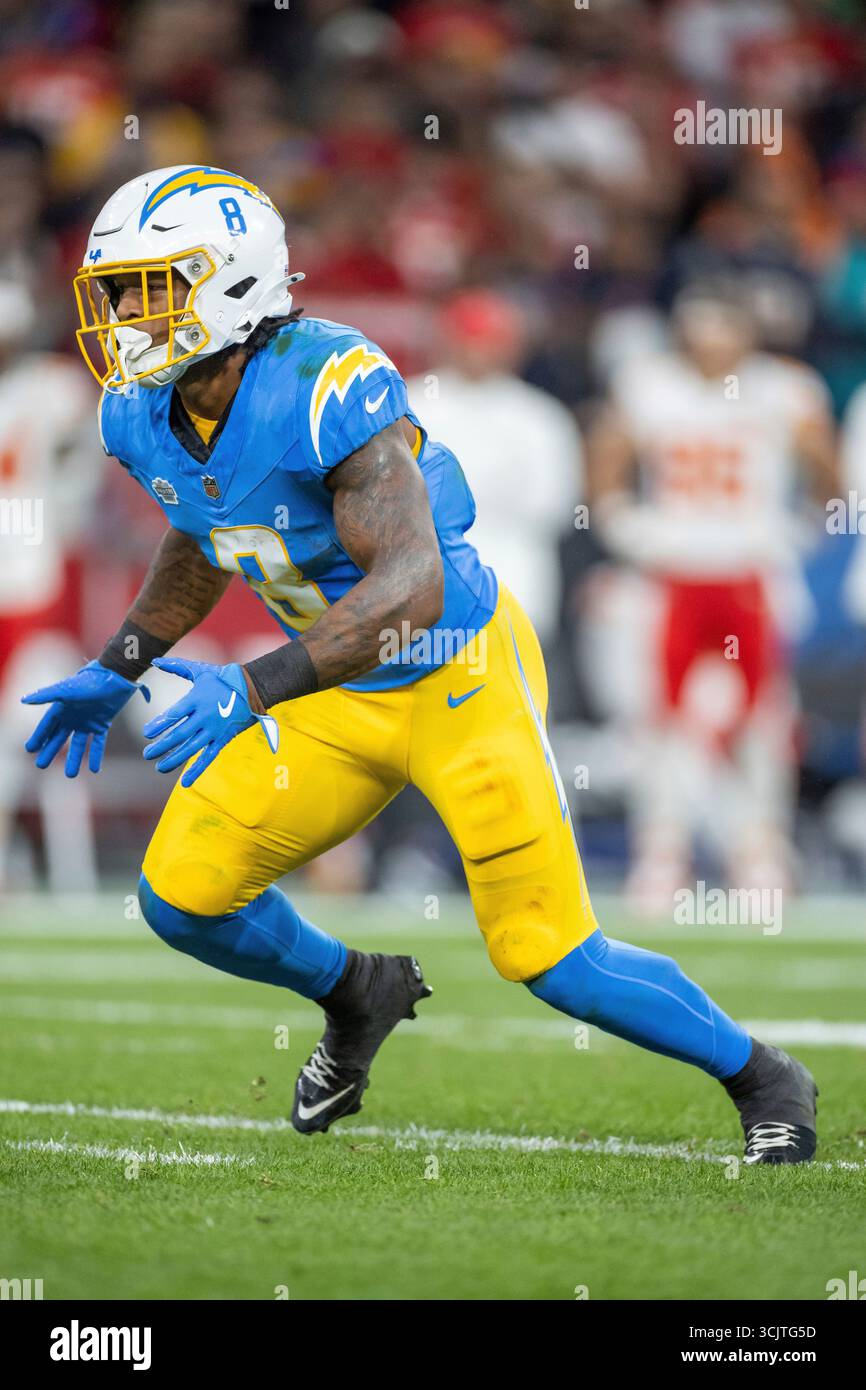 Los Angeles Chargers running back Omarion Hampton (8) against the ...