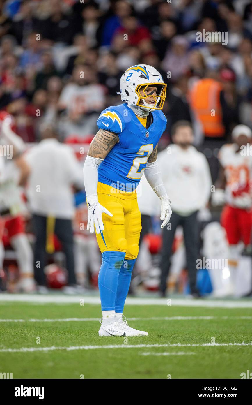 Los Angeles Chargers defensive back Elijah Molden (2) against the ...