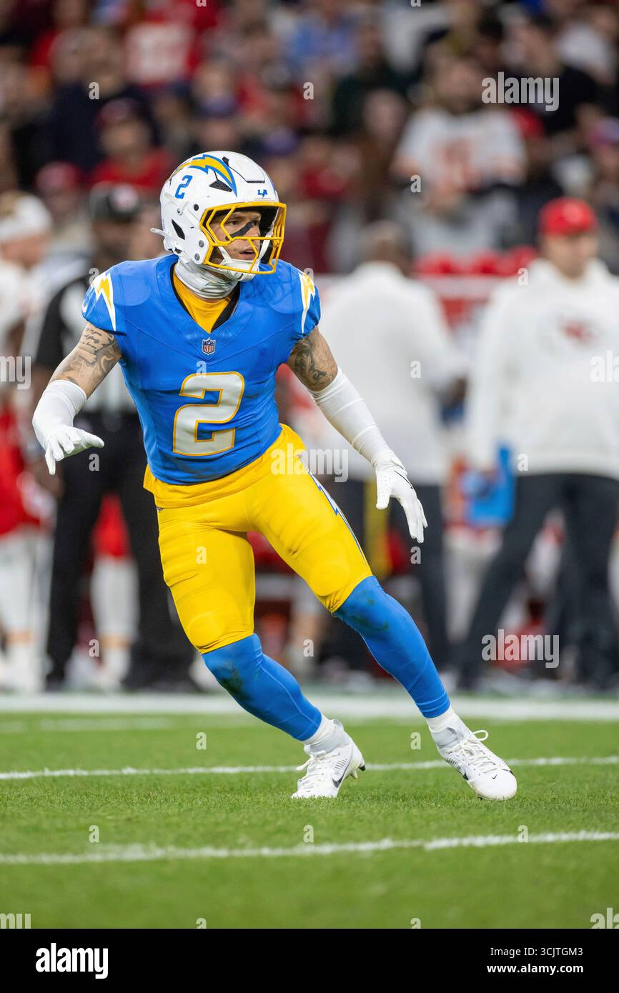 Los Angeles Chargers defensive back Elijah Molden (2) against the ...