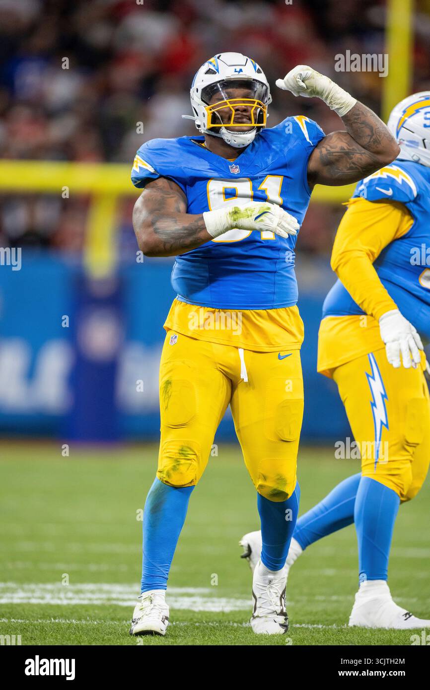 Los Angeles Chargers defensive lineman Da'Shawn Hand (91) celebrates ...