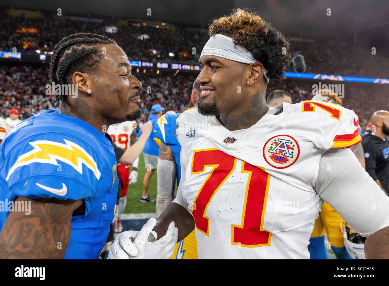 Kansas City Chiefs tackle Josh Simmons (71) speaks to Los Angeles ...