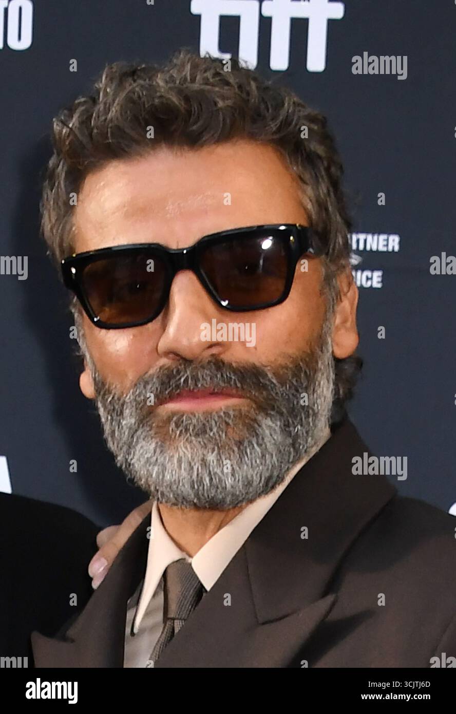 TORONTO, ONTARIO - SEPTEMBER 08: Oscar Isaac attends the premiere of ...