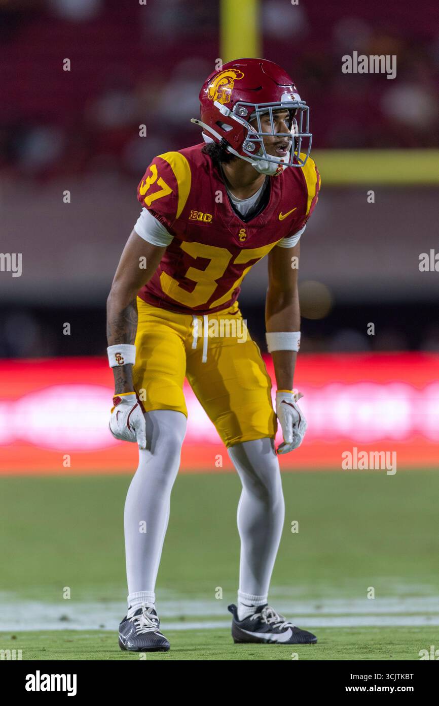 LOS ANGELES, CA - SEPTEMBER 06: USC Trojans cornerback Trestin Castro ...