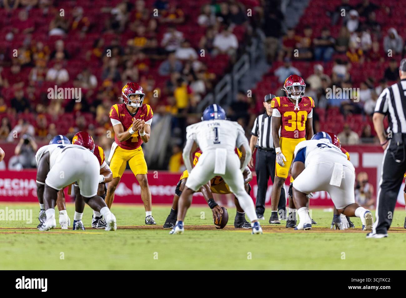 LOS ANGELES, CA - SEPTEMBER 06: USC Trojans quarterback Husan ...