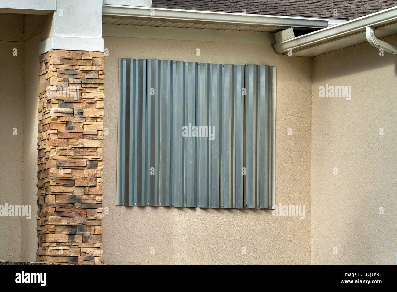 Steel sheets mounted storm hi-res stock photography and images - Alamy