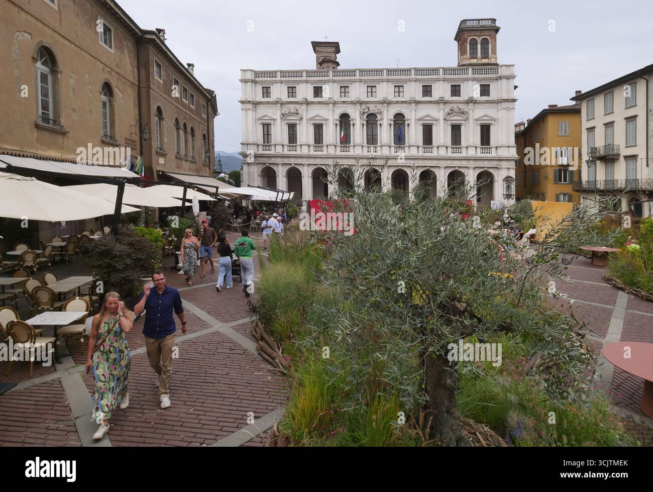 XV edition of the landscape masters in Bergamo, Piazza Vecchia filled ...