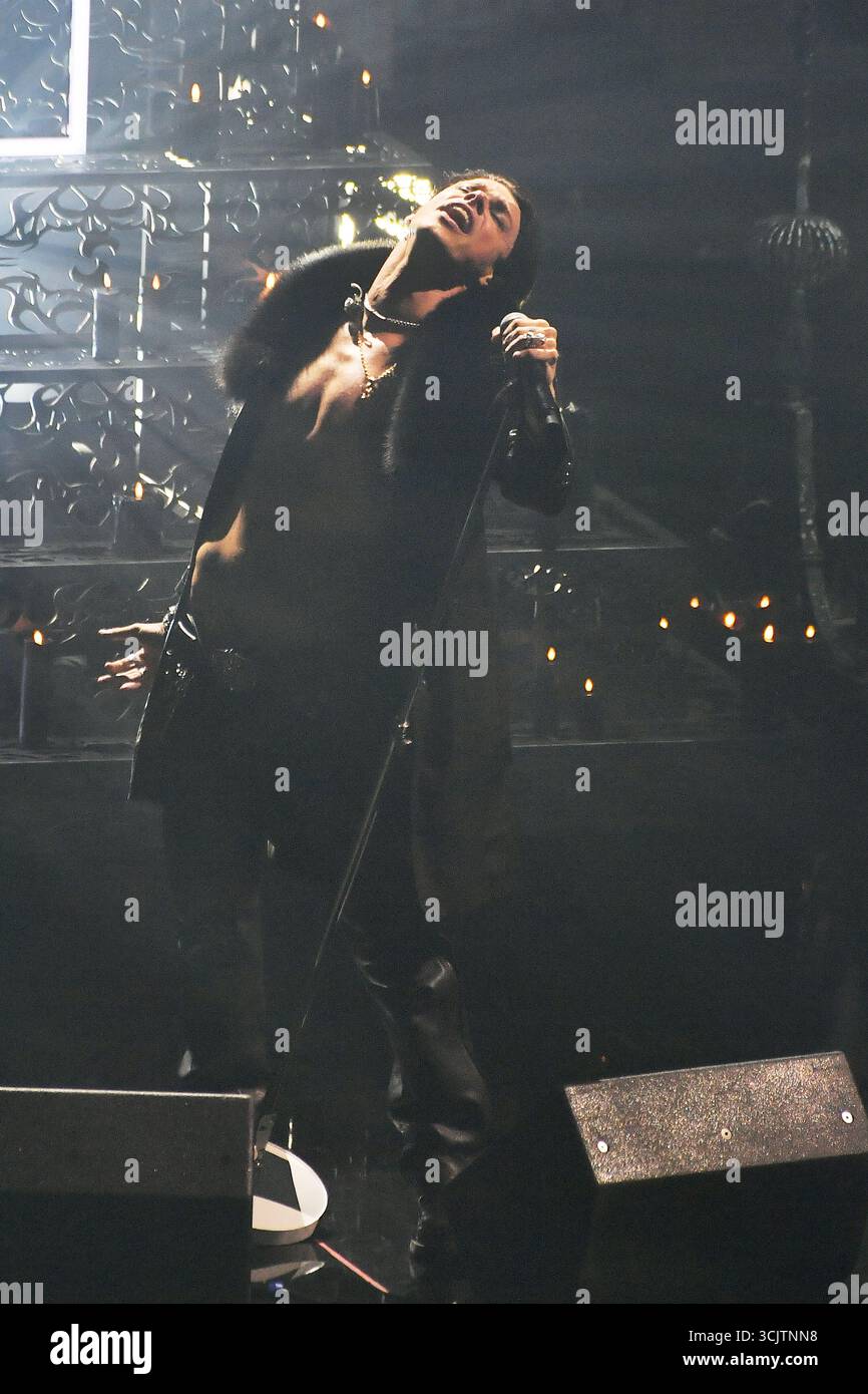 Yungblud ozzy hi-res stock photography and images - Alamy