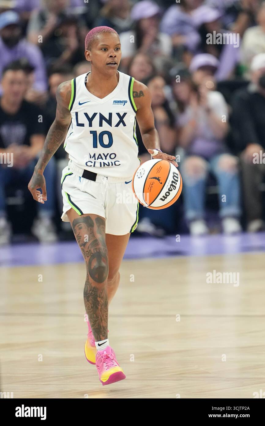 Minnesota Lynx guard Courtney Williams (10) brings the ball up court ...