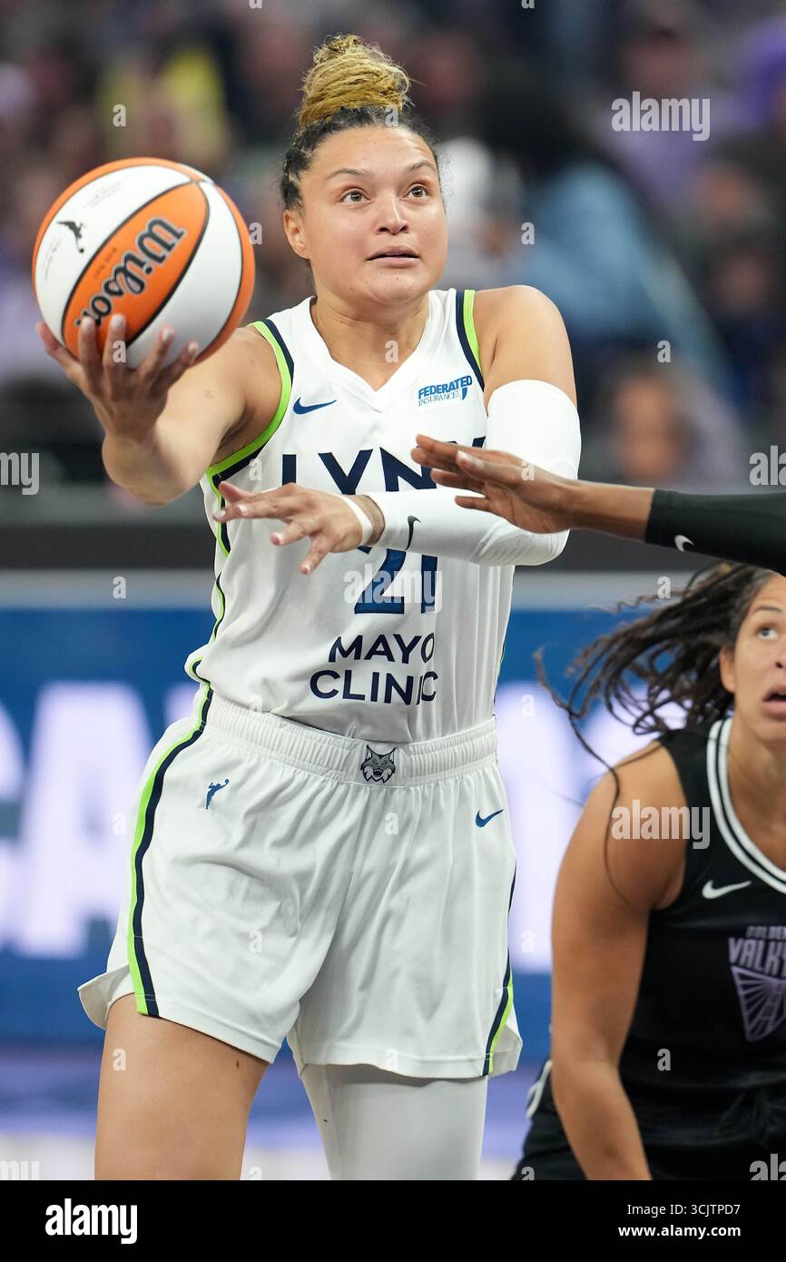 Minnesota Lynx guard Kayla McBride (21) drives to the basket in the ...