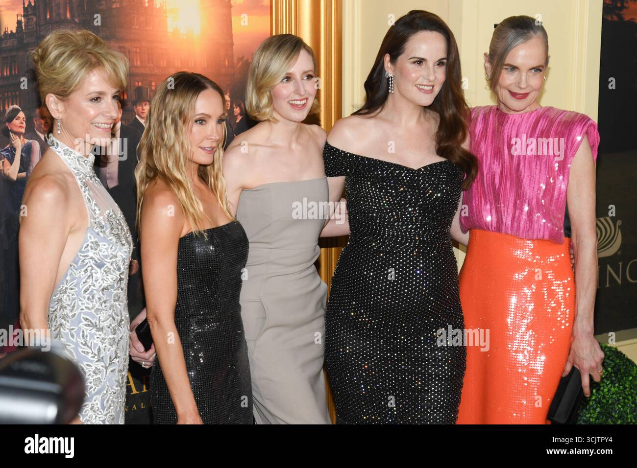 Raquel Cassidy, Joanne Froggatt, Laura Carmichael, Michelle Dockery and ...