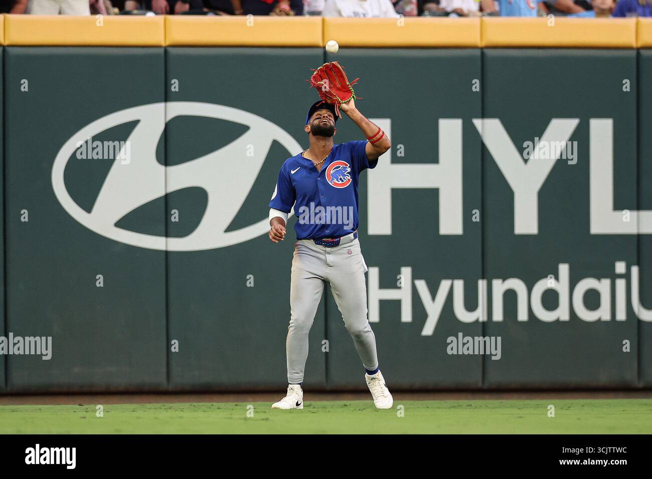 Chicago Cubs outfielder Willi Castro catches a fly ball in the second ...