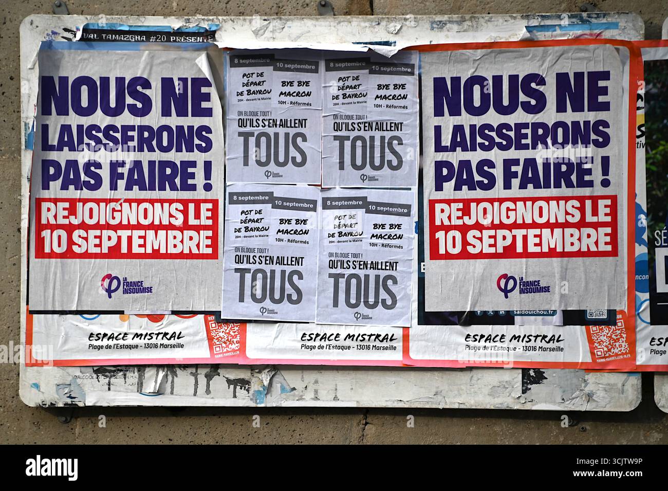 Bloquons tout in french hi-res stock photography and images - Alamy