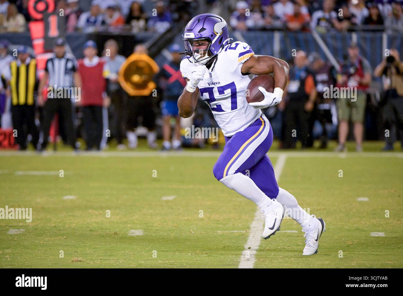 Jordan mason vikings hi-res stock photography and images - Alamy