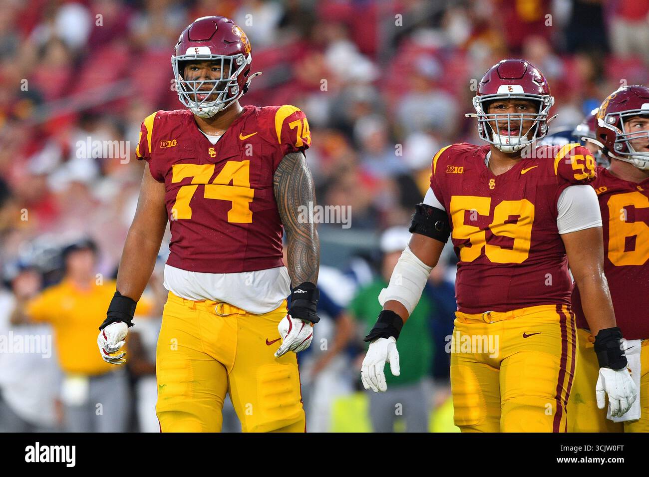 LOS ANGELES, CA - SEPTEMBER 06: USC Trojans offensive lineman Justin ...