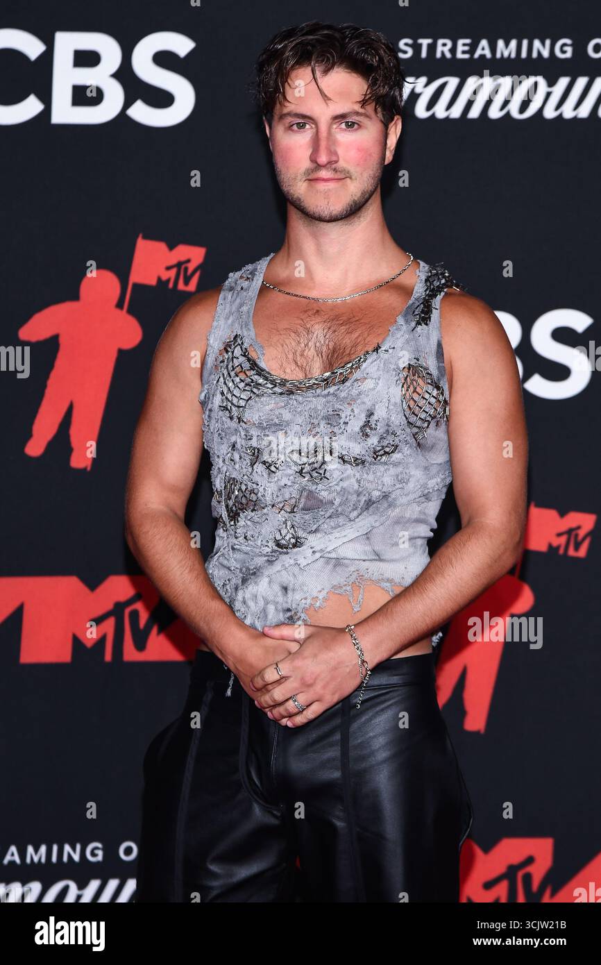 Jeff Perla walking on the red carpet at the 2025 MTV Video Music Awards ...