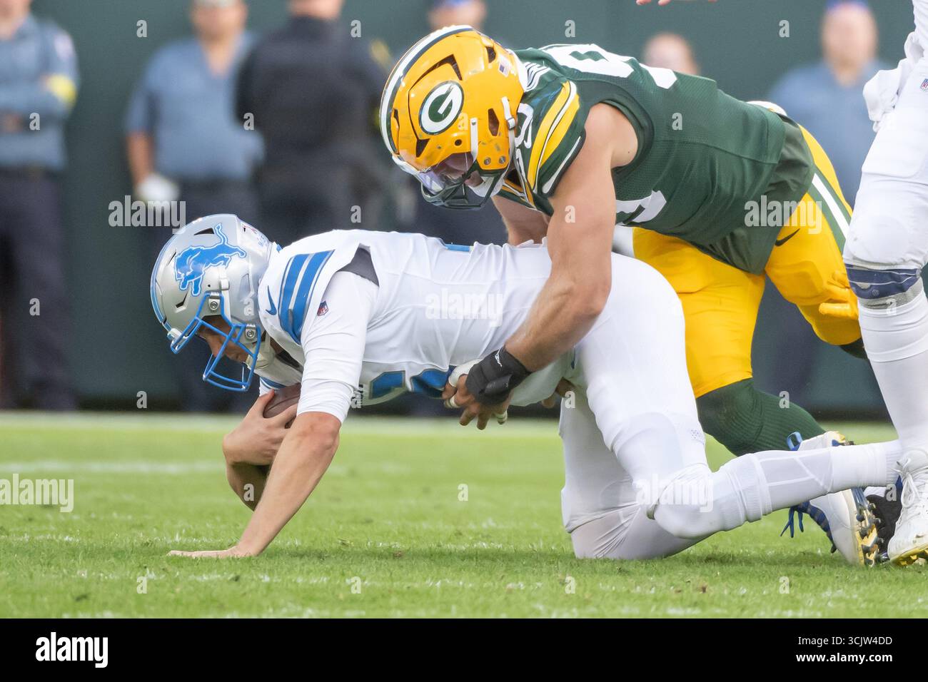 September 7, 2025: Green Bay Packers defensive end Lukas Van Ness (90 ...