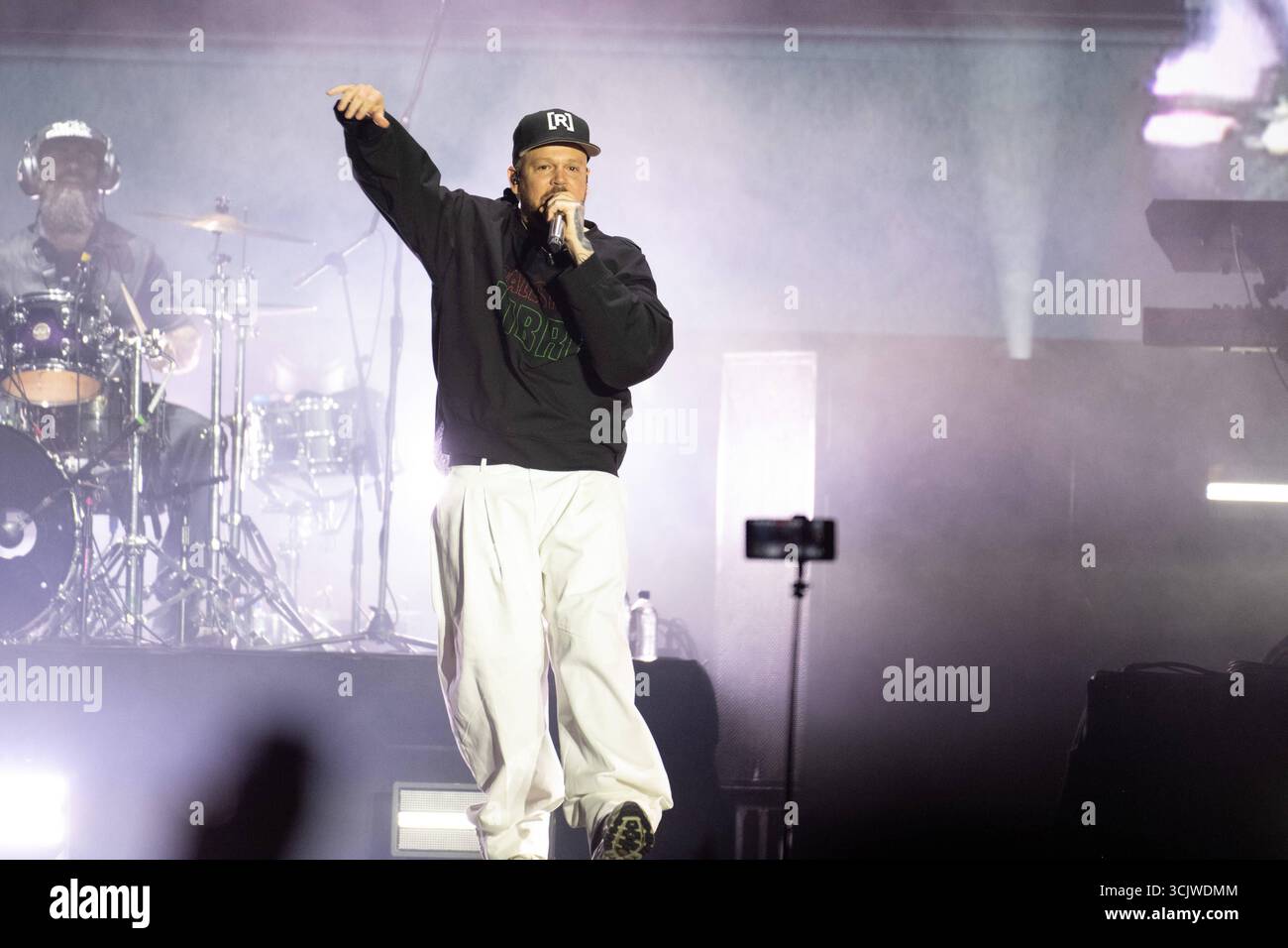 Residente Performs In A Massive Concert In Mexico Puerto Rican Singer ...