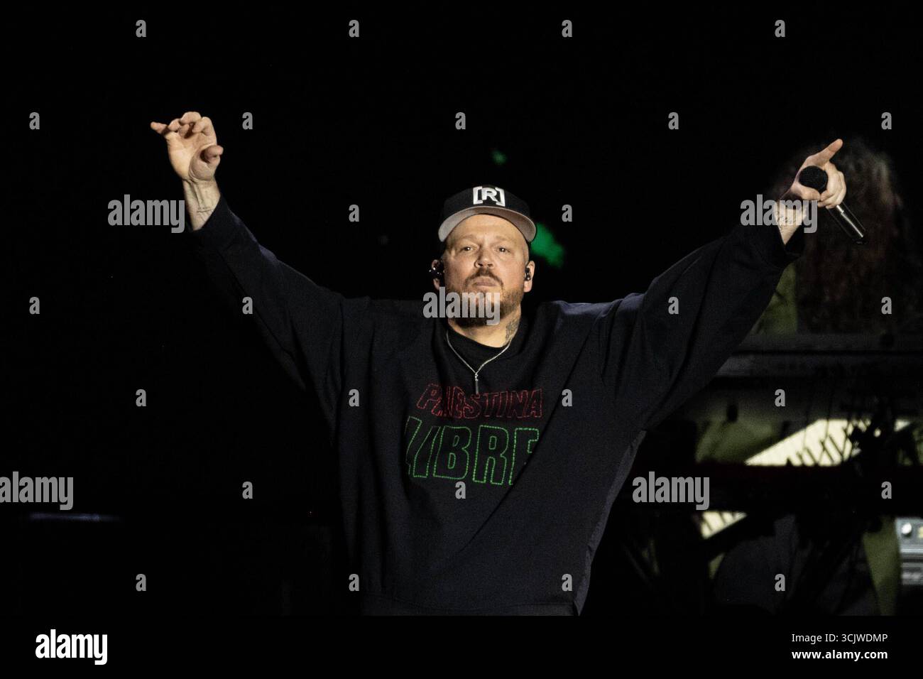 Residente Performs In A Massive Concert In Mexico Puerto Rican Singer ...