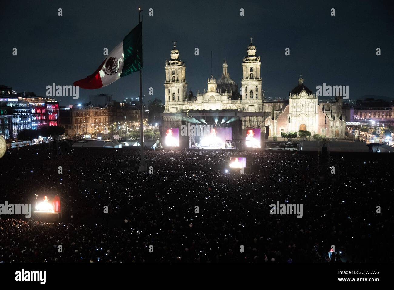 Puerto Rican singer Residente gave a concert at the Zocalo in Mexico ...