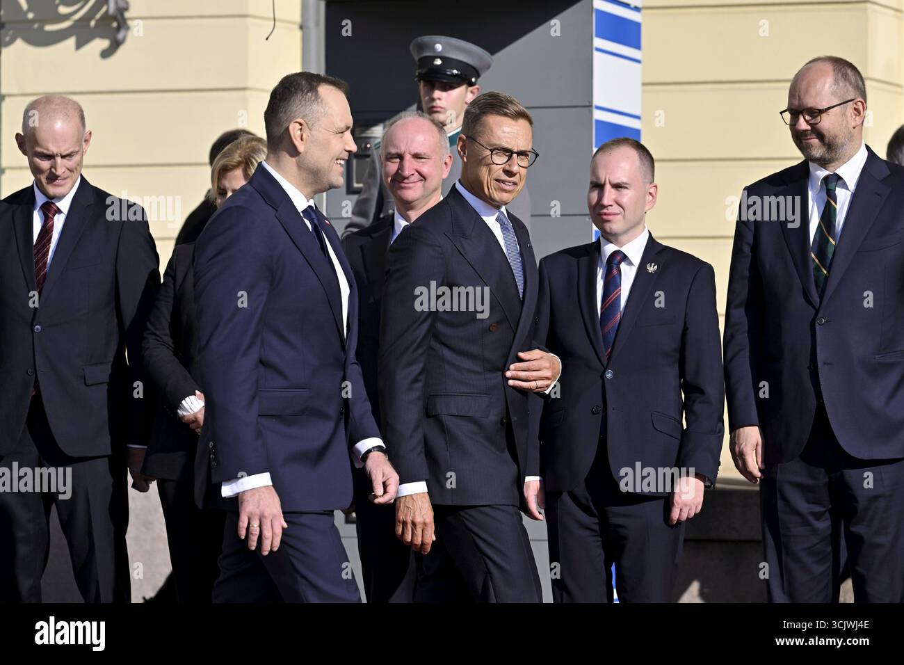 President of Poland Karol Nawrocki (L) and President of Finland ...