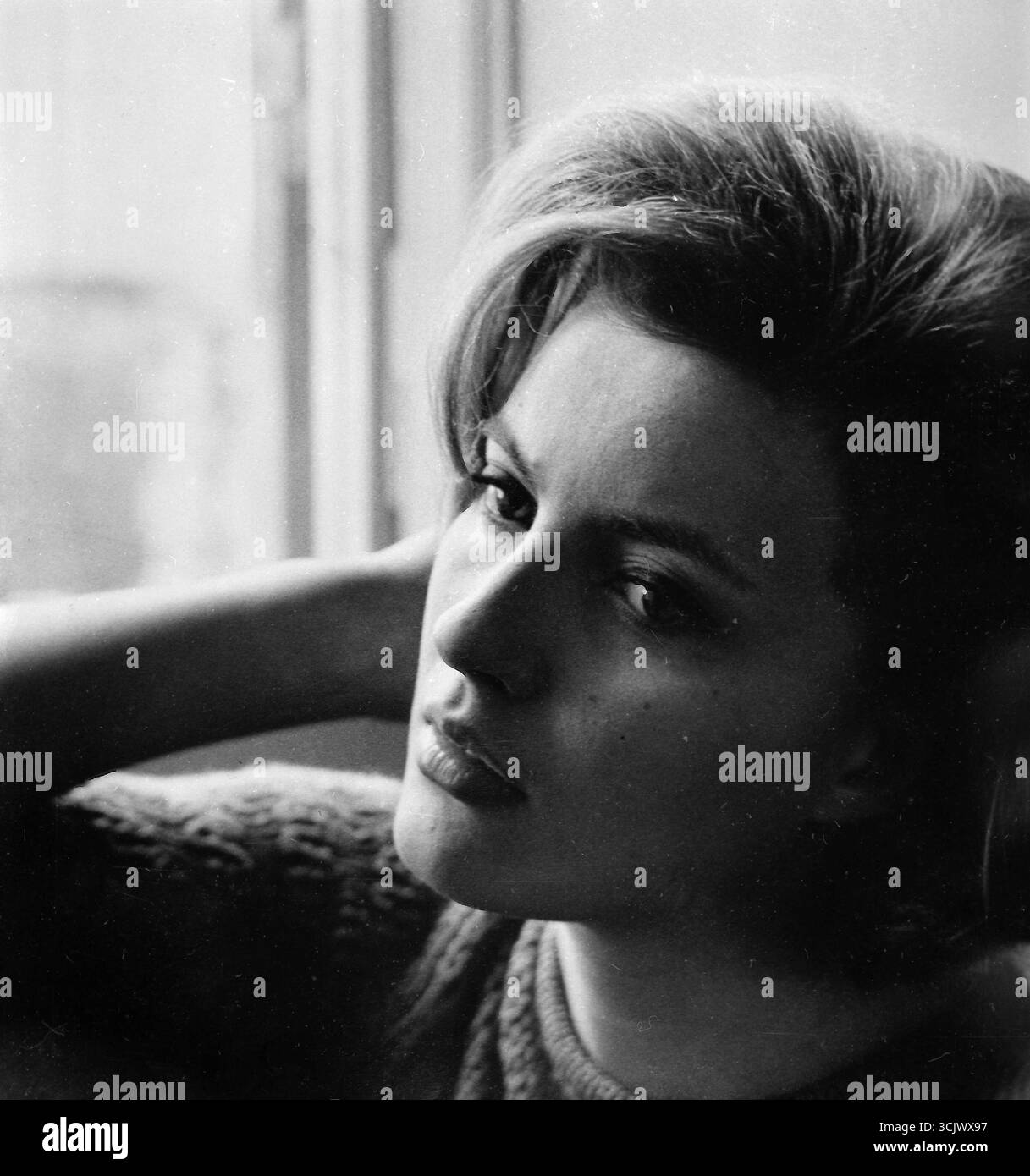 Portrait young woman 1960s Black and White Stock Photos & Images - Alamy