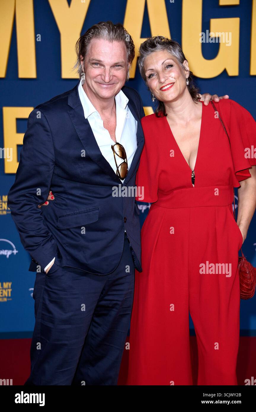 Stefan Jürgens mit Partnerin Boriana Rosenmüller bei der Premiere der ...