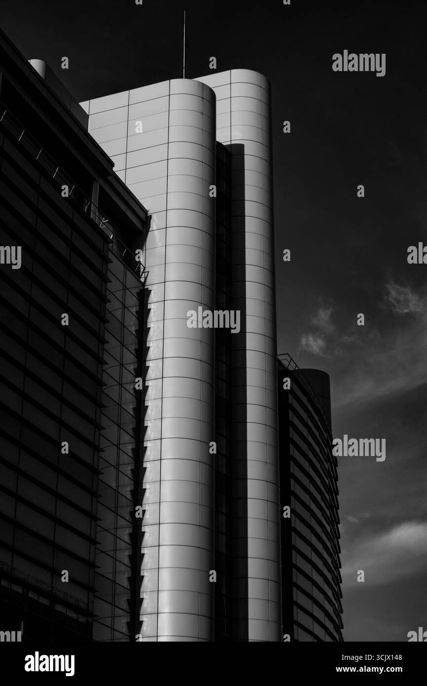 Modern exterior lines Black and White Stock Photos & Images - Alamy
