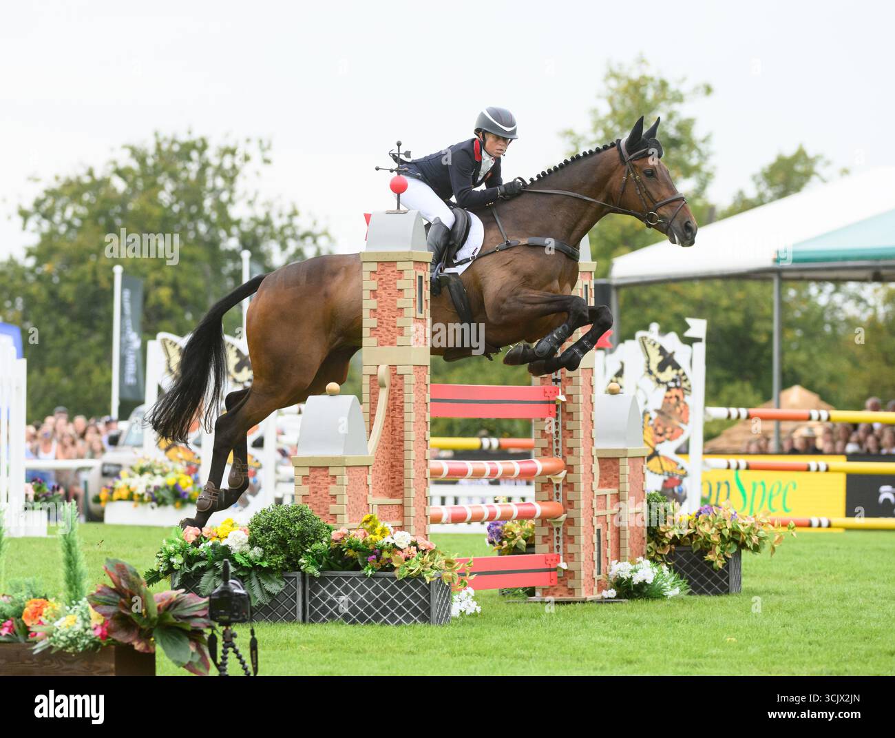 Rosalind Canter and LORDSHIPS GRAFFALO during the showjumping phase ...