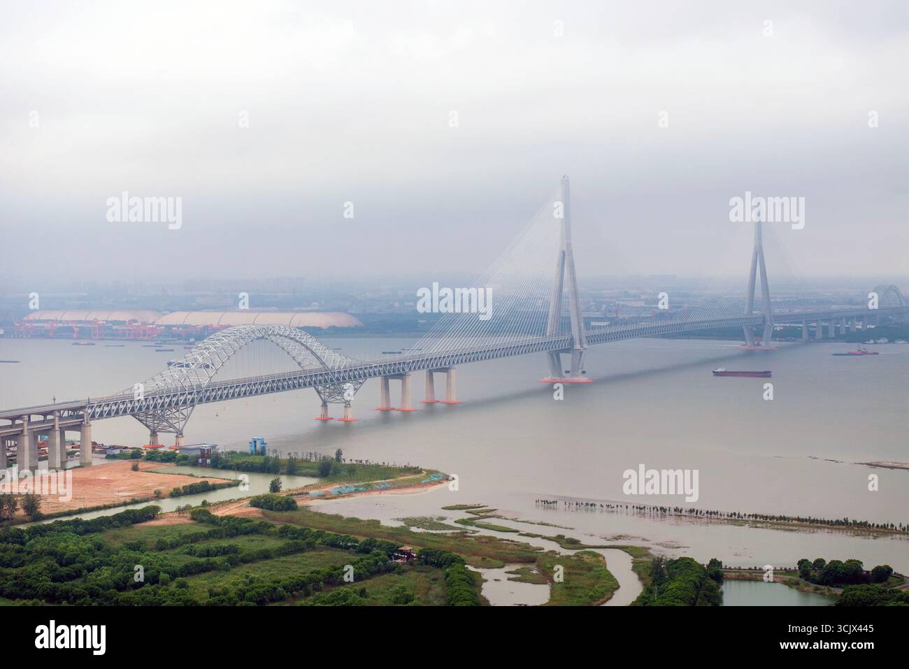 (250909) -- TAIZHOU, Sept. 9, 2025 (Xinhua) -- An aerial drone photo ...