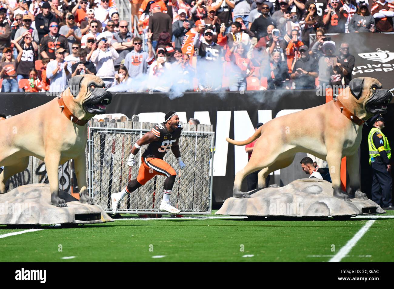 Cleveland Browns defensive end Myles Garrett (95) runs on the field ...