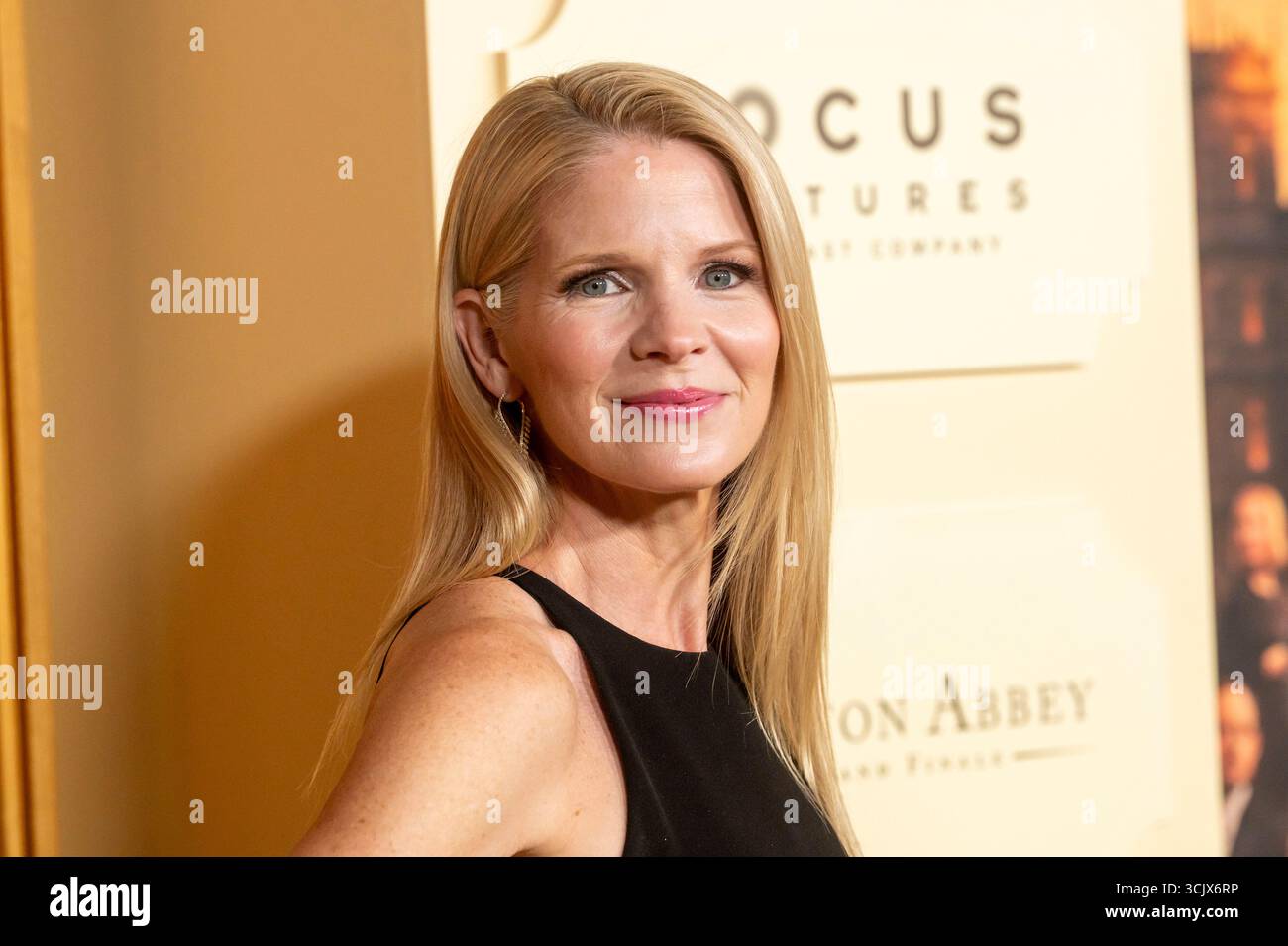 Kelli O'Hara attends "Downton Abbey: The Grand Finale" New York ...