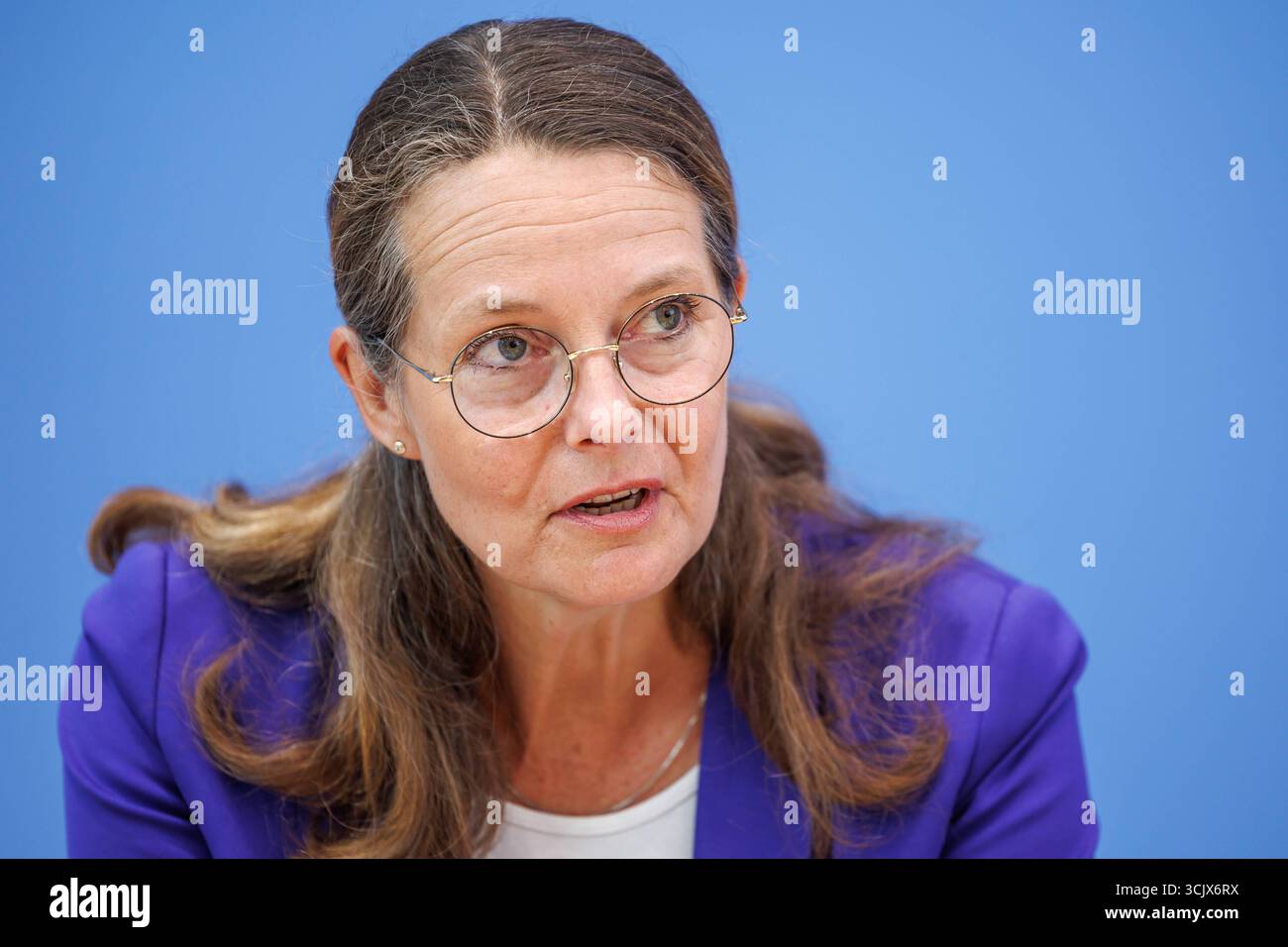 Vorstellung der OECD-Studie Bettina Martin, Präsidentin der ...