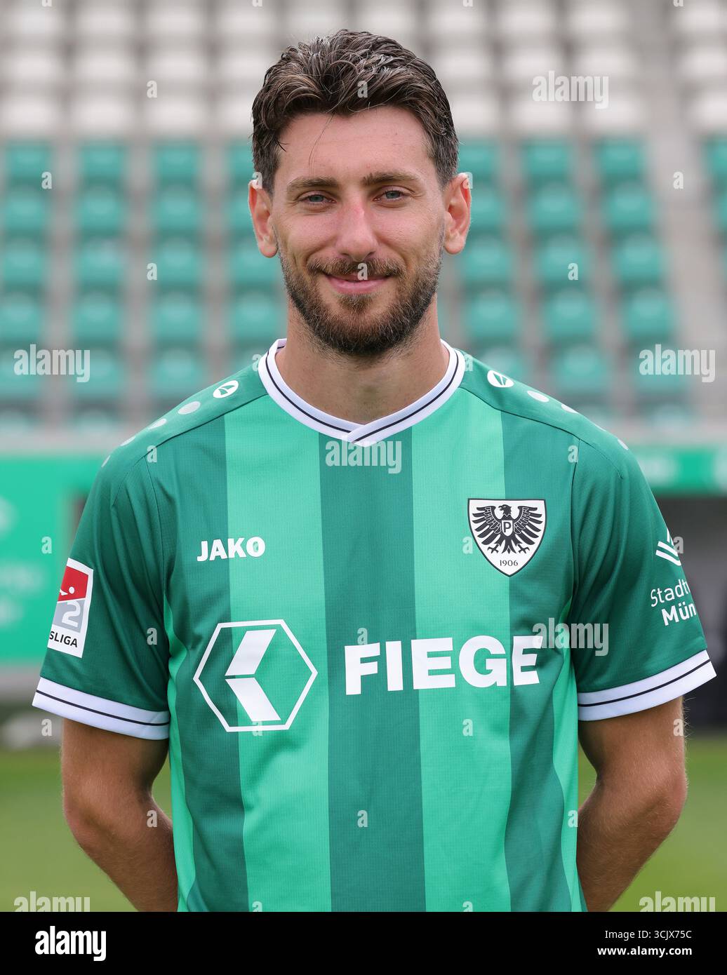firo: 07/10/2025 Soccer, football, 2nd league, 2nd Bundesliga, season ...