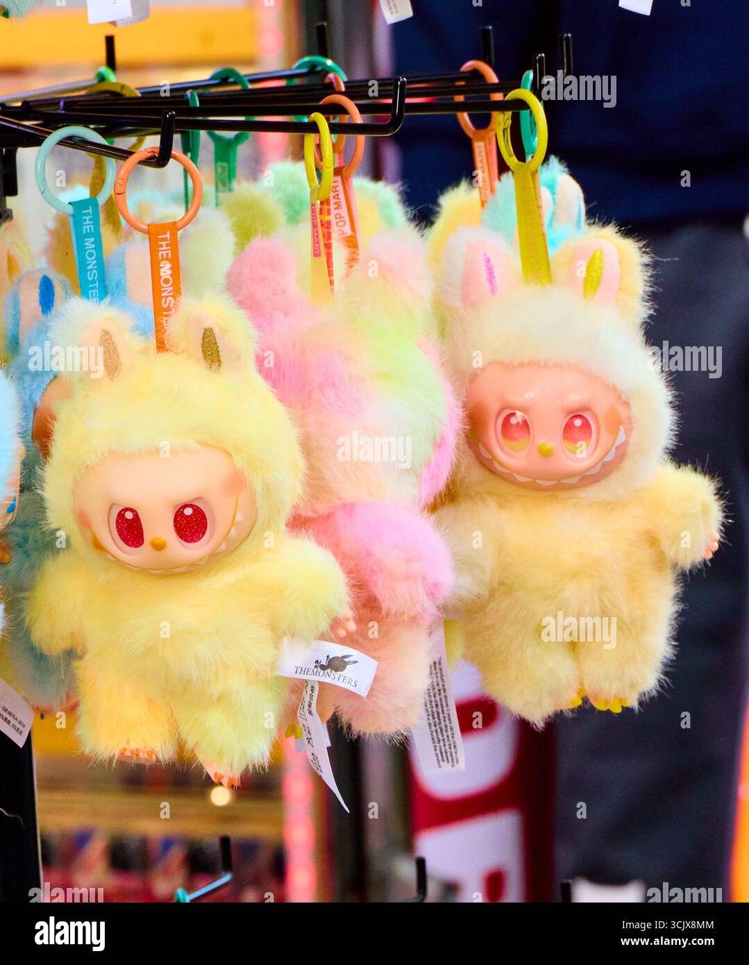 02.08.2025 London, Labubu, LABUBUS ¿ plush monsters, dolls, bag charms ...