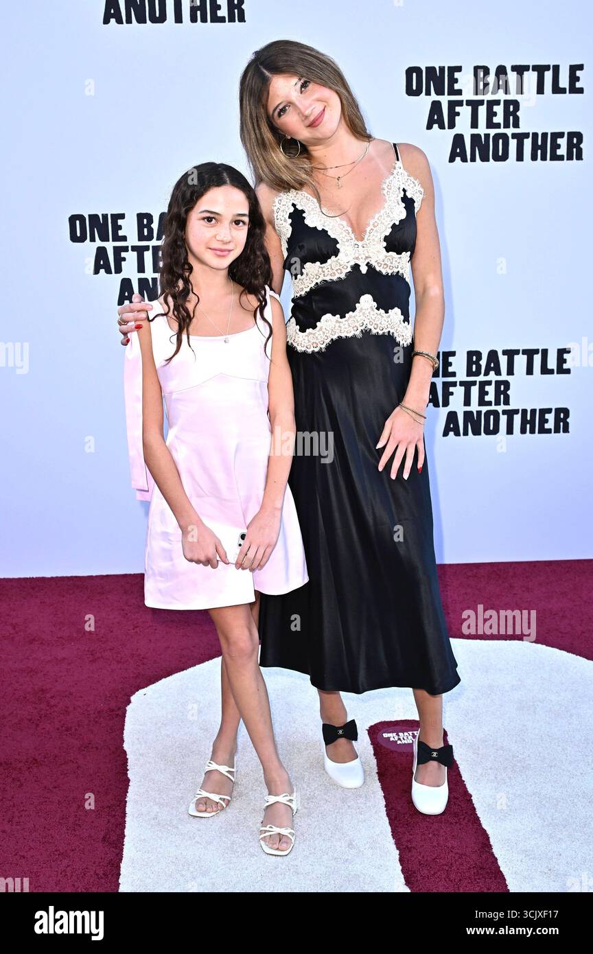 Lucy Anderson mit Gast bei der Weltpremiere des Kinofilms One Battle ...