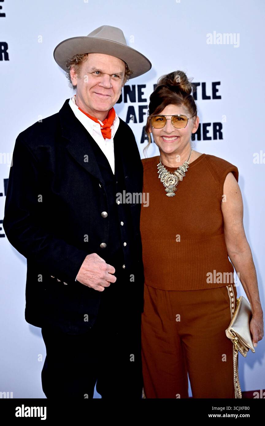 John C. Reilly mit Ehefrau Alison Dickey bei der Weltpremiere des ...