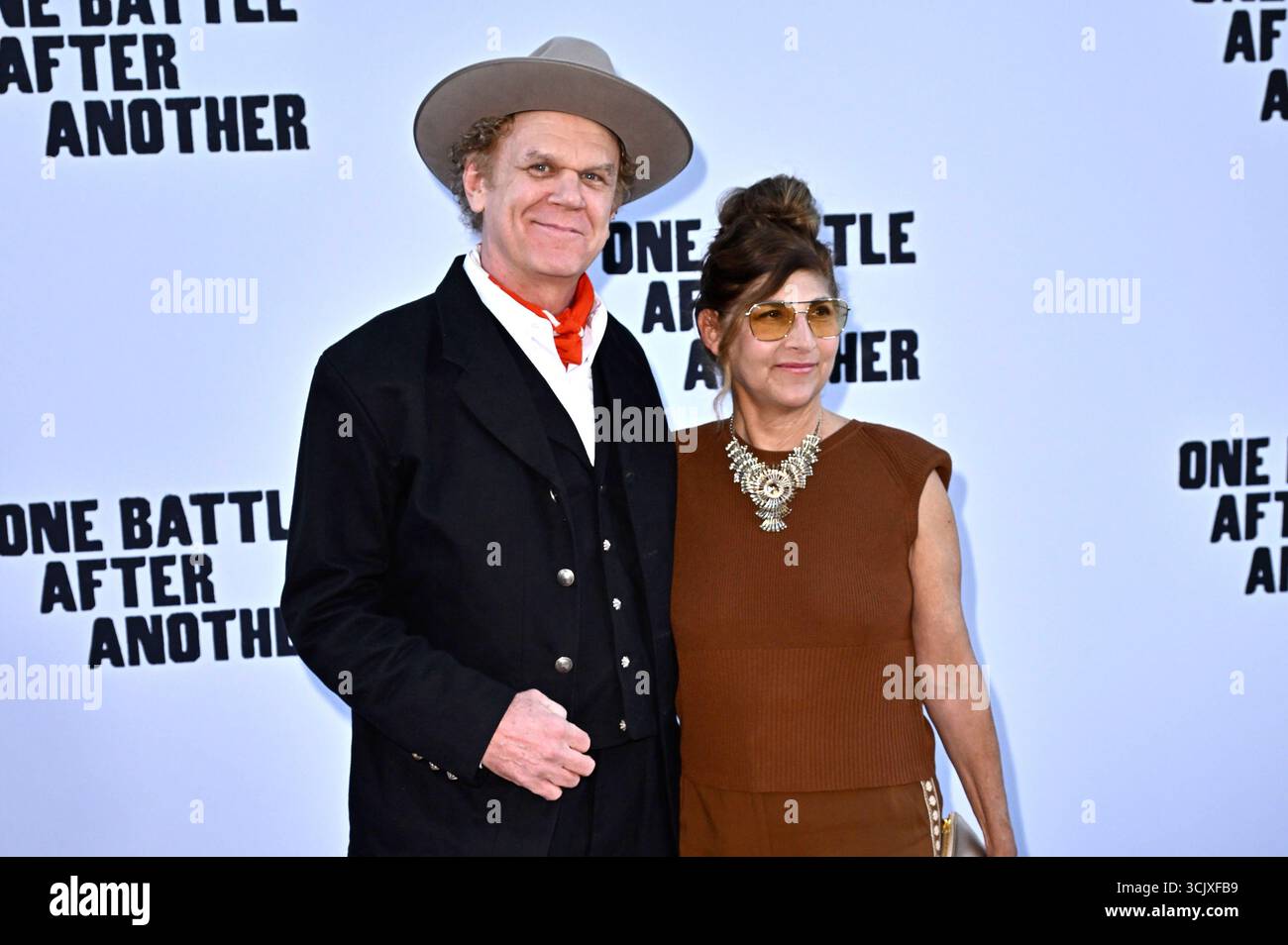 John C. Reilly mit Ehefrau Alison Dickey bei der Weltpremiere des ...
