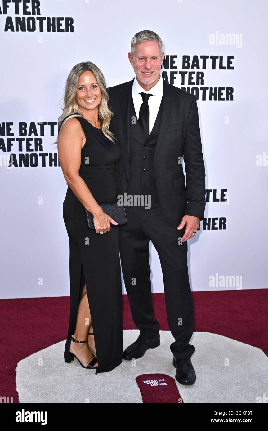 James Raterman mit Begleitung bei der Weltpremiere des Kinofilms One ...