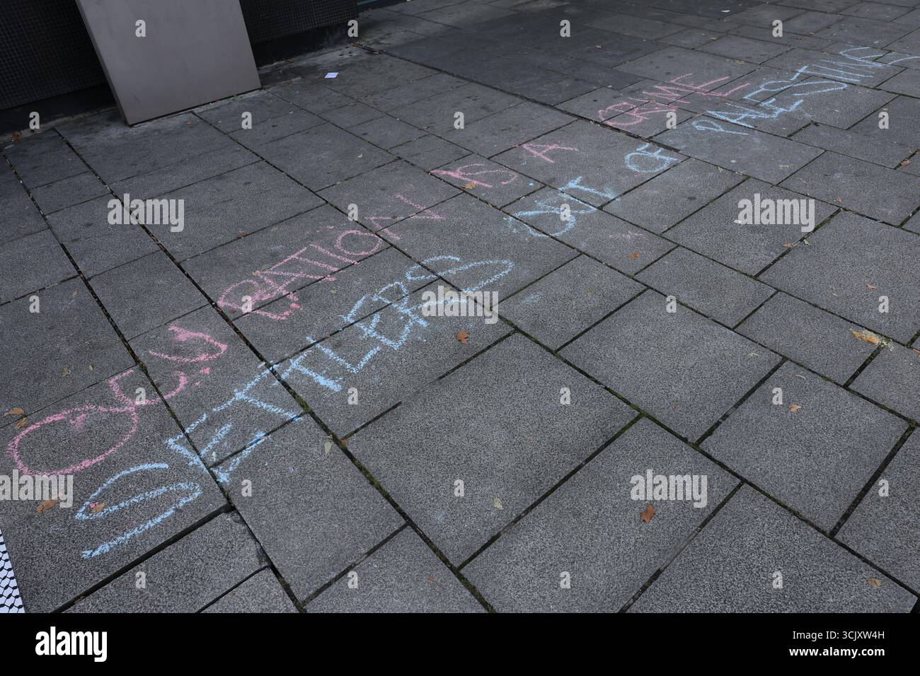 Protest drumming hi-res stock photography and images - Alamy