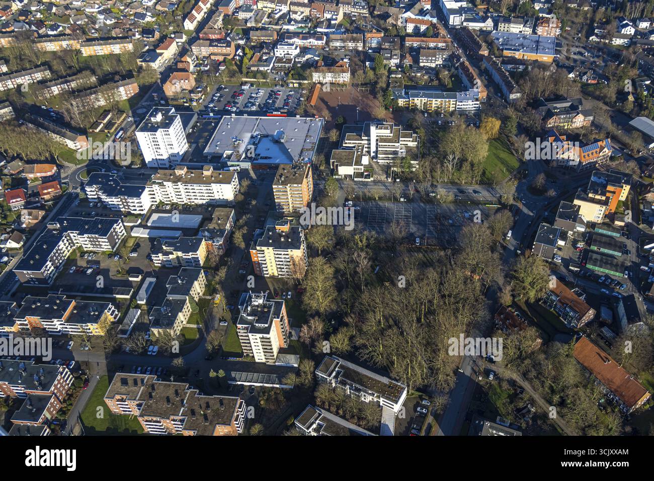 Aerial view, Hoeveler Markt, residential area Hohenhoeveler Hochhaeuser ...
