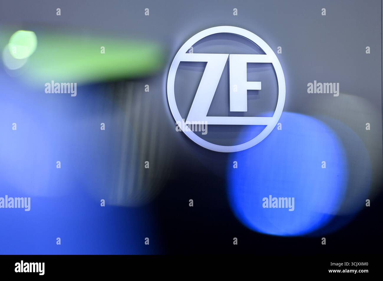 ZF logo, brand logo, brand emblem, emblem. Automotive supplier, opening ...