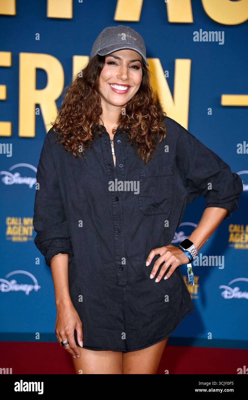 Amy Mußul bei der Premiere der Disney Serie Call My Agent Berlin im ...