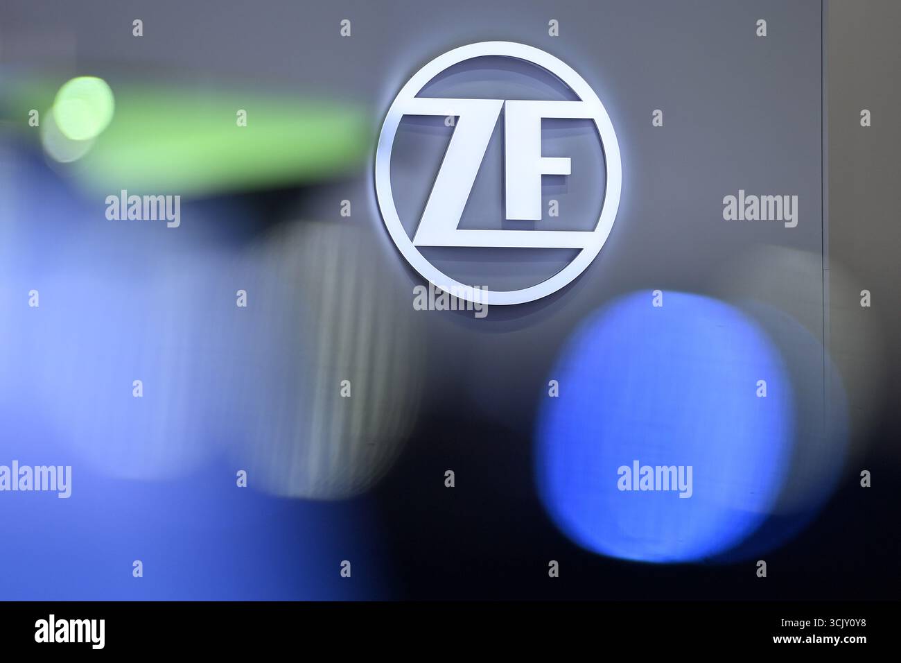ZF logo, brand logo, brand emblem, emblem. Automotive supplier, opening ...