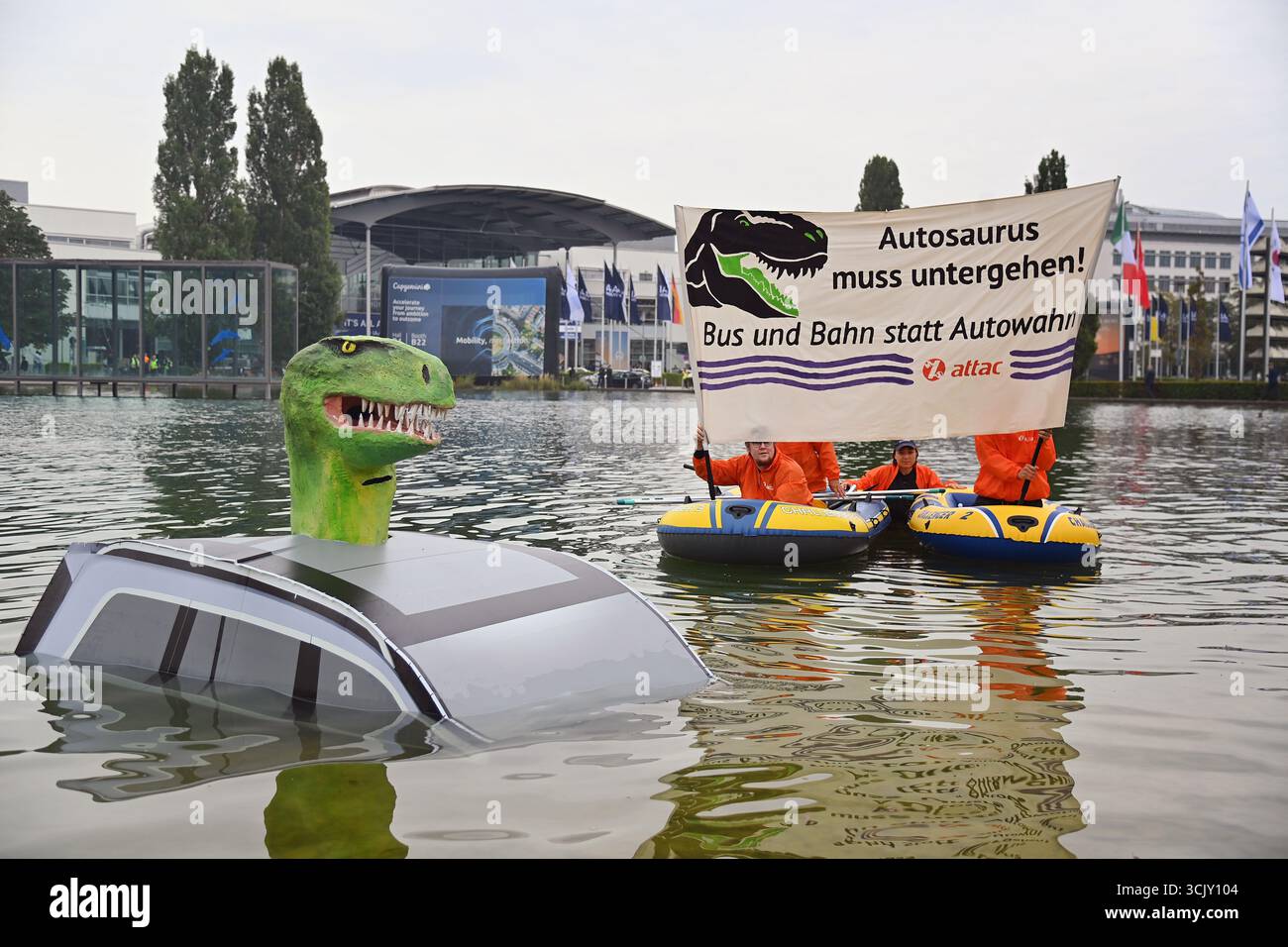 Munich, Deutschland. 09th Sep, 2025. Attac protest: The car is the ...