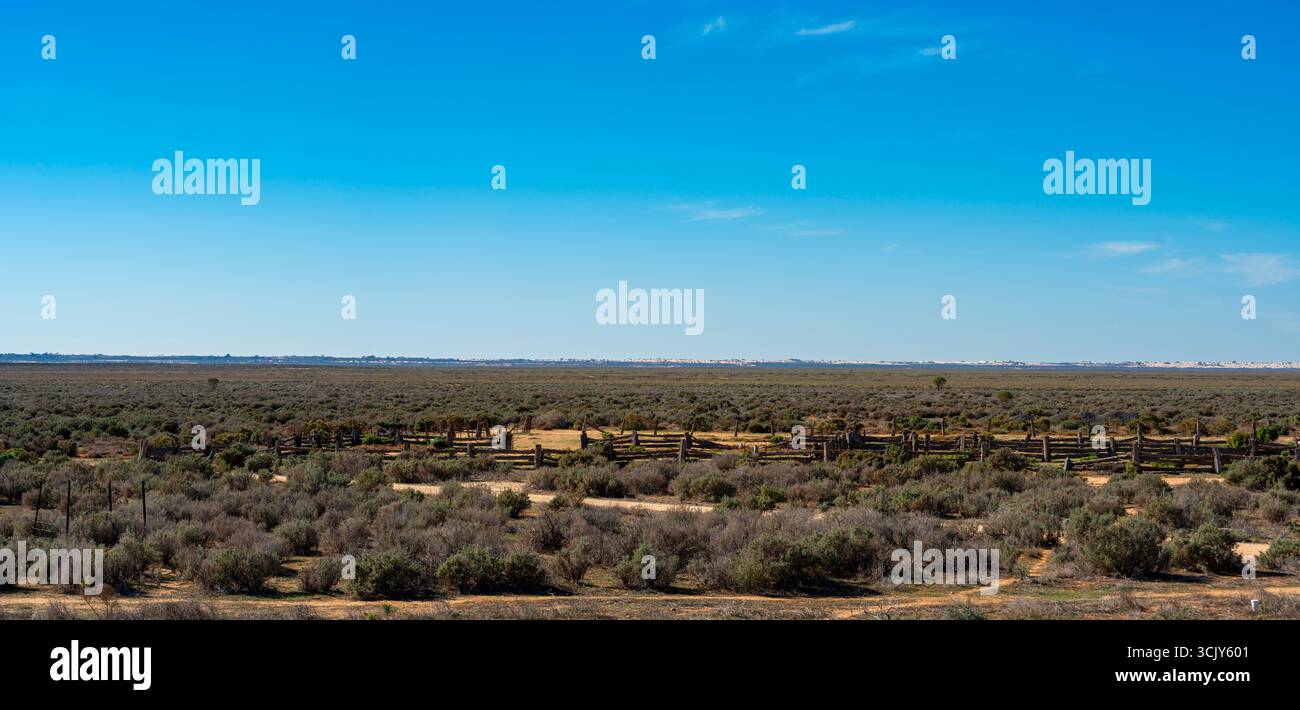 Home of mungo man and mungo lady hi-res stock photography and images ...