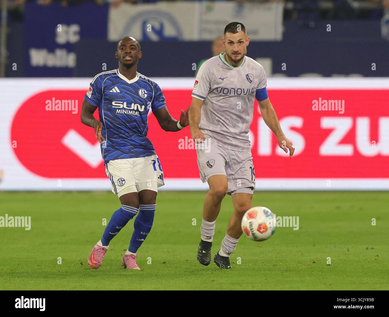 firo: 08/23/2025 Football, Soccer, 2nd League, 2nd Bundesliga, Season ...