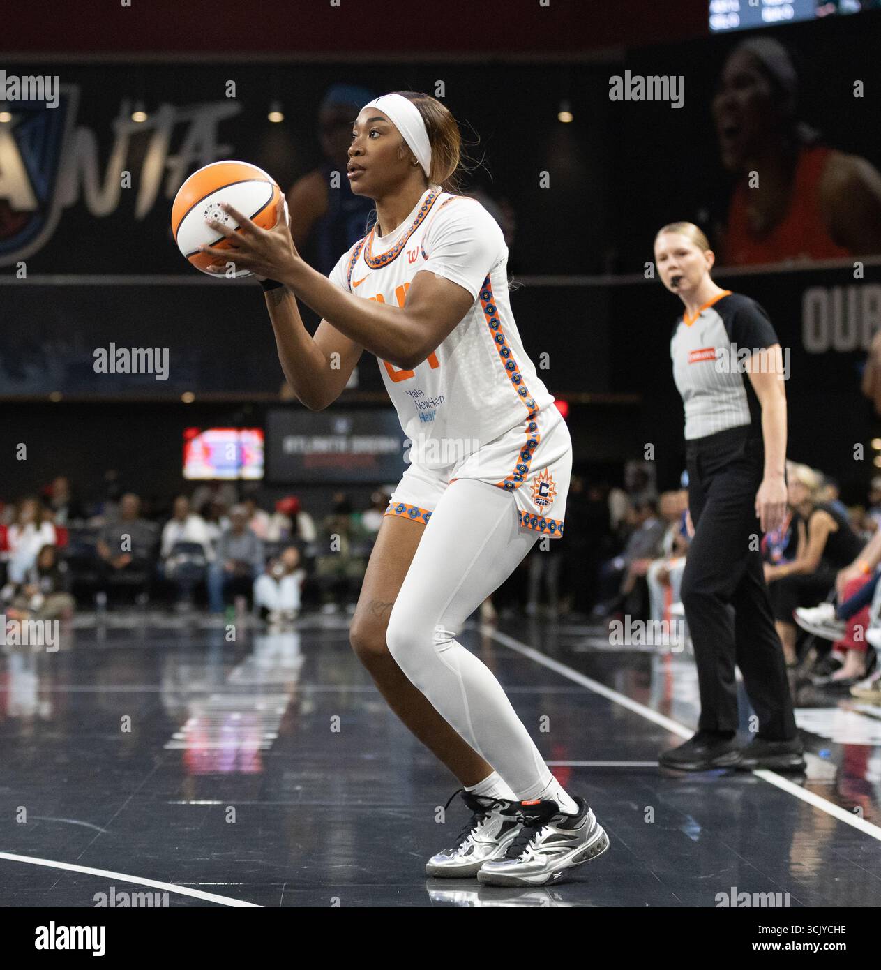 Sep 8, 2025; College Park, GA, USA; Aneesah Morrow #24 and the ...