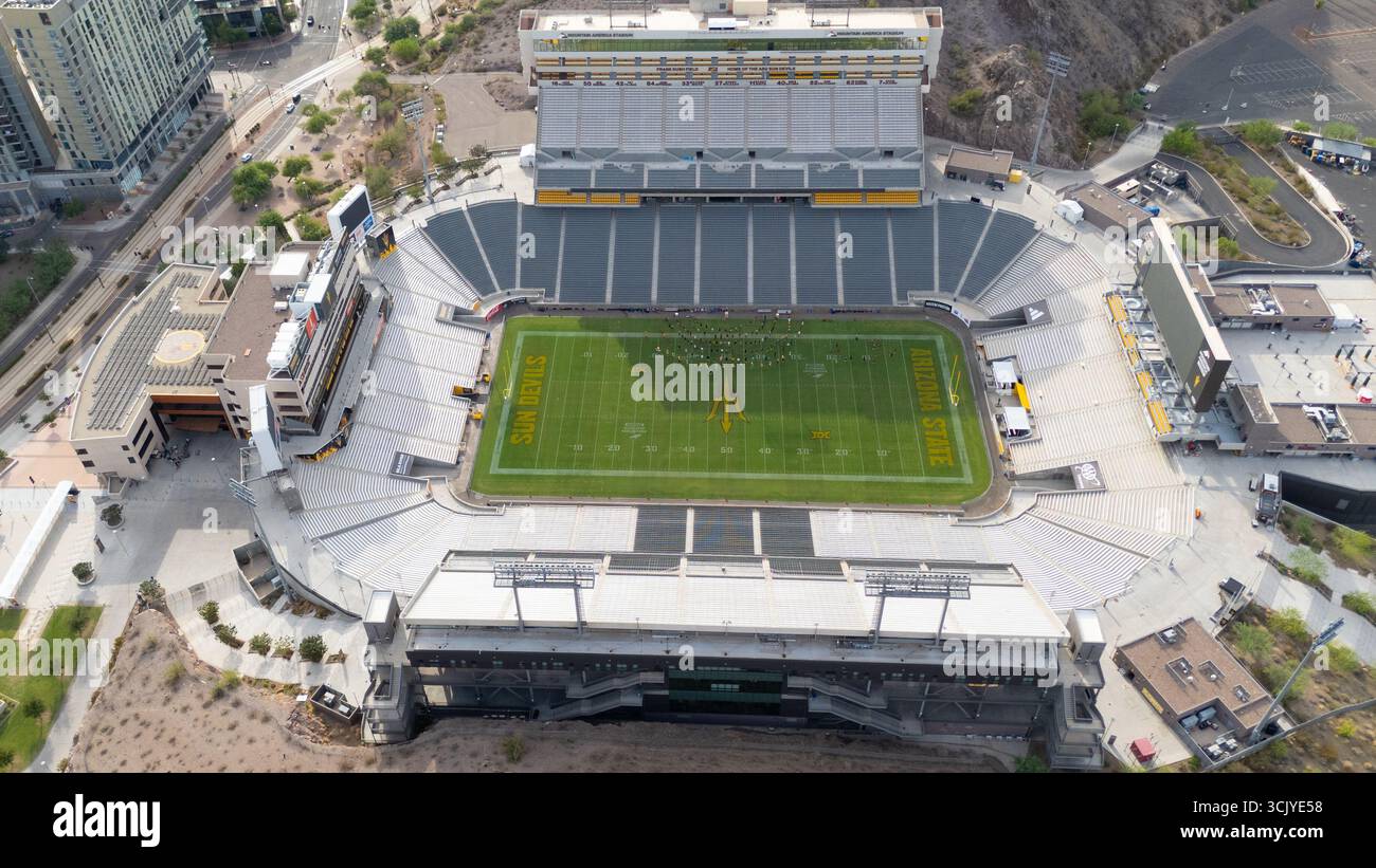 Stadium mountain hi-res stock photography and images - Alamy